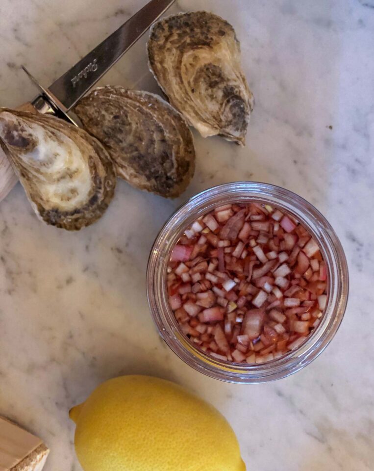 Oysters: Classic mignonette recipe and other toppings - Urbaine City