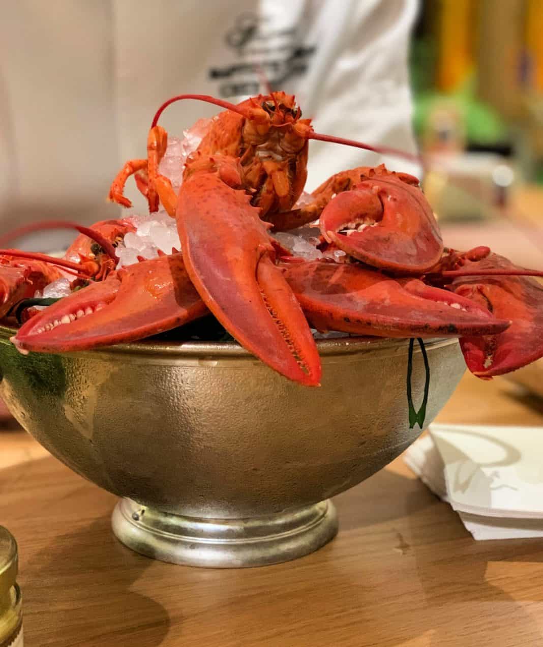 Cuisson du homard: guide complet pour le décortiquer et le servir comme ...