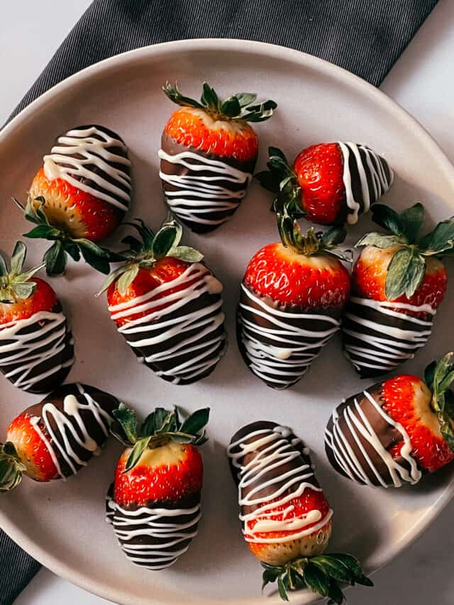 Fraises enrobées de chocolat: recette facile, étape par étape - Urbaine ...