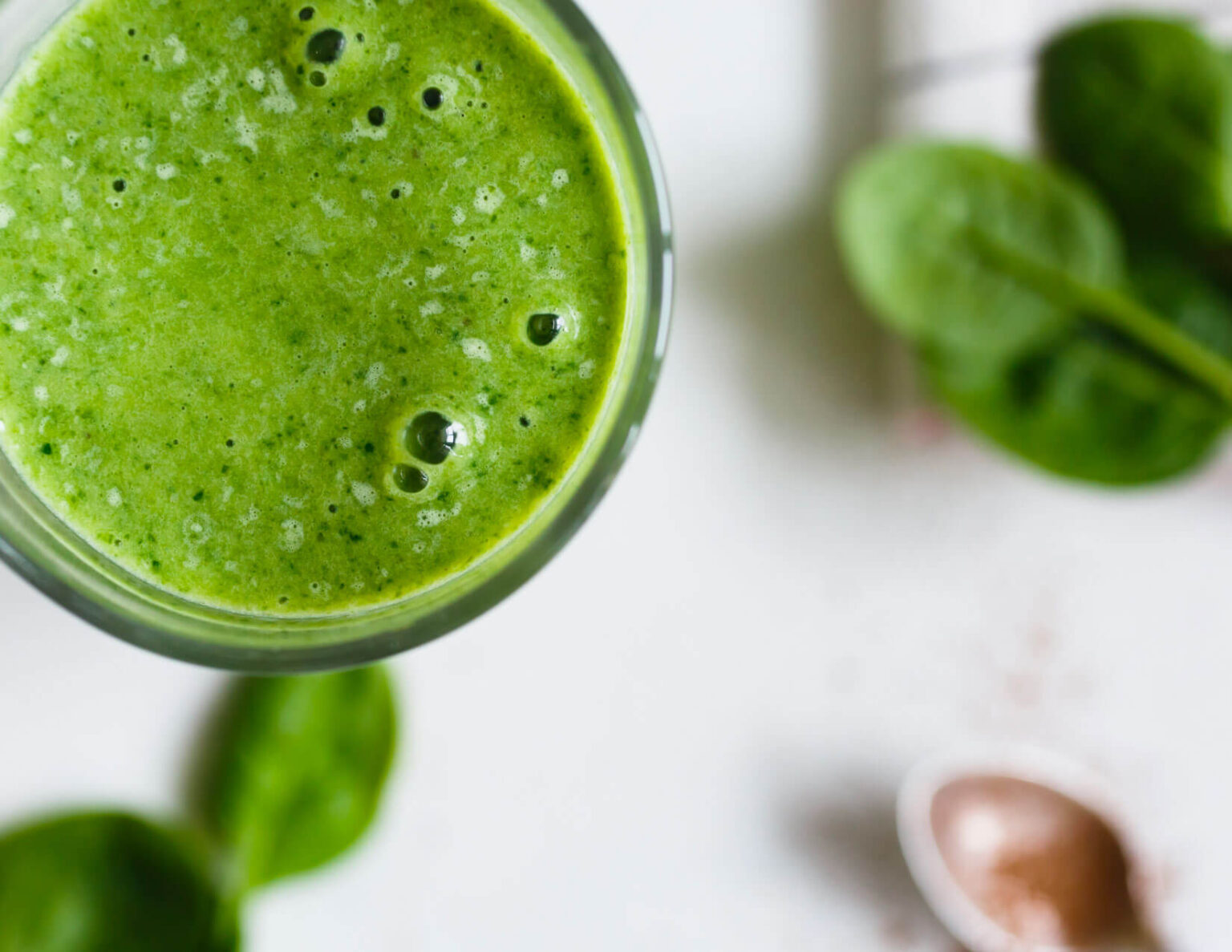 Green smoothie recipe with fruits, vegetables and 100% fruit juice ...